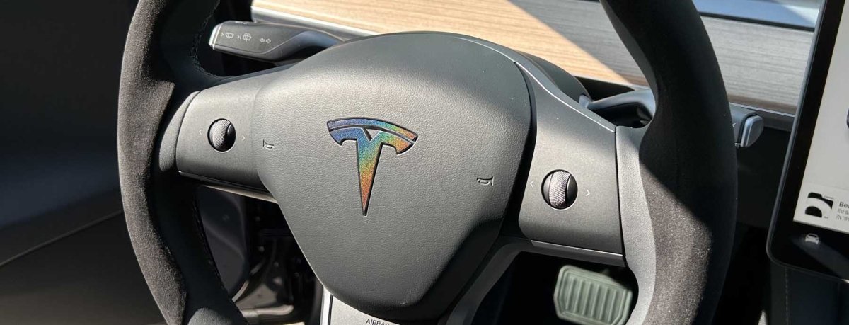 Steering Wheel Emblems – Tesla Emblems